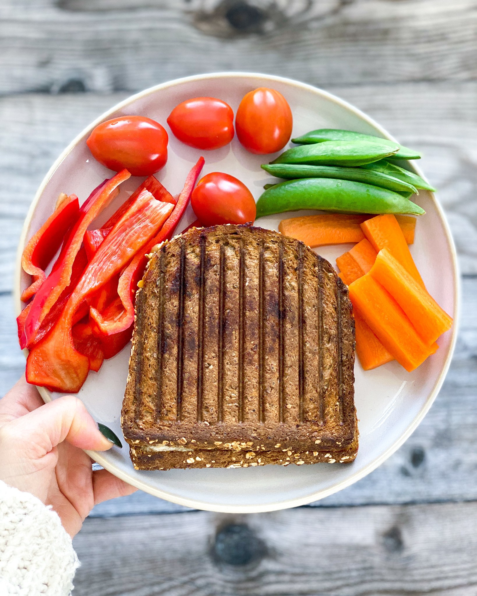 Vegansk toast med bønnebøf - SUND OG SPRØD TOAST