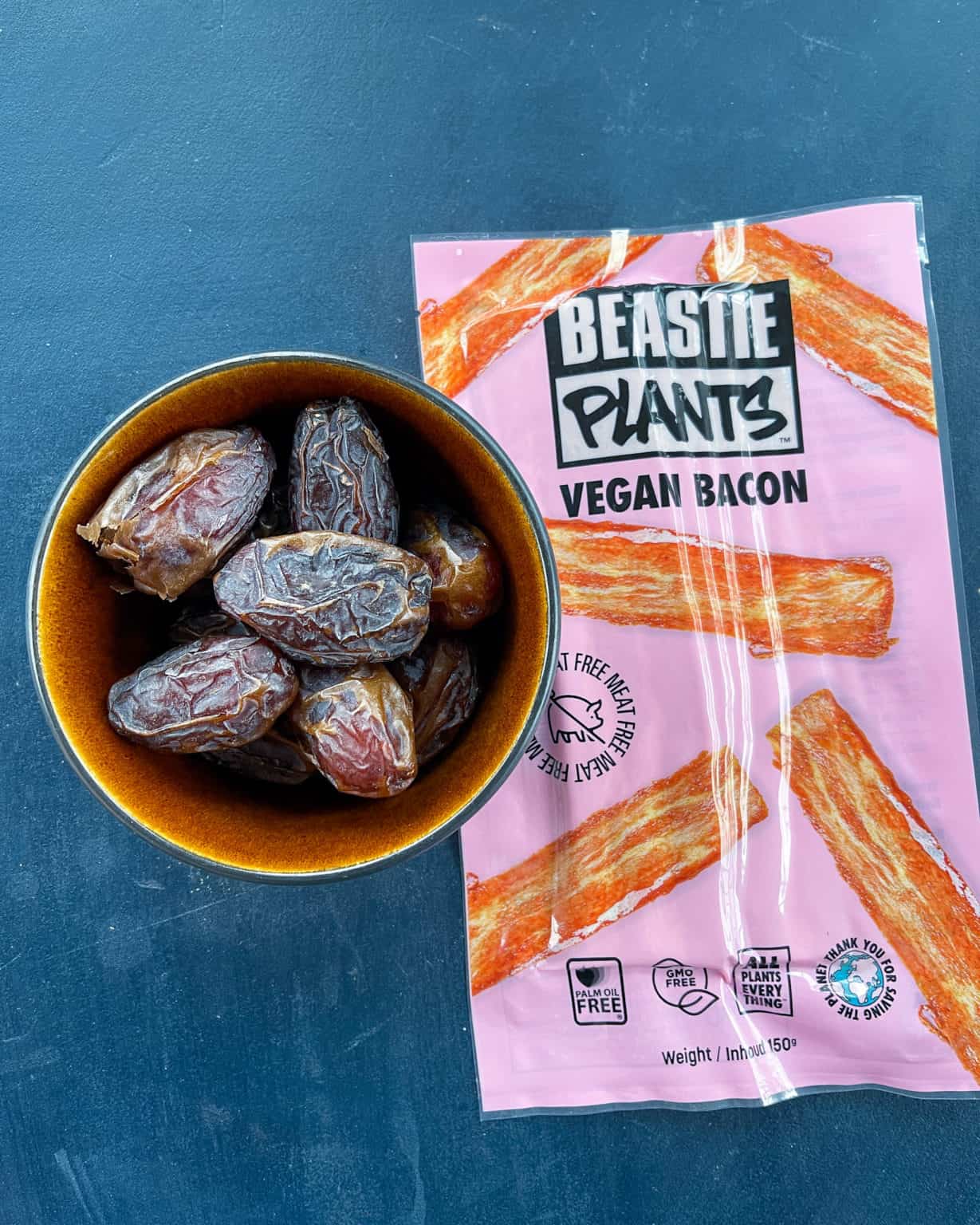 Dadler med bacon / facon bacon nemt og lækkert til tapas