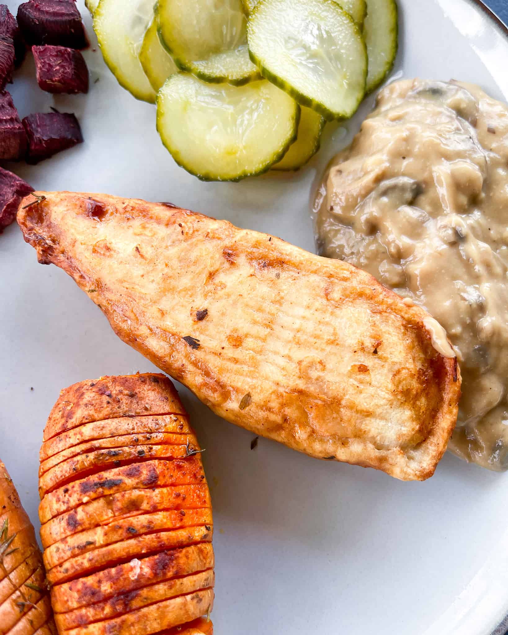 Plantebaseret kyllingfilet med grøn tilbehør - SE HER!